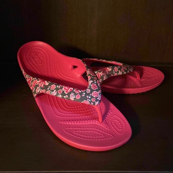 CROCS | Shoes | Pink Floral Crocs | Poshmark